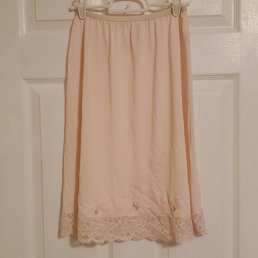 Shadowline Vintage Pink Half Slip Gem